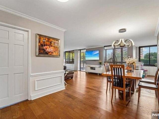 3 bedroom, Cliffside Park NJ 07010 102728052