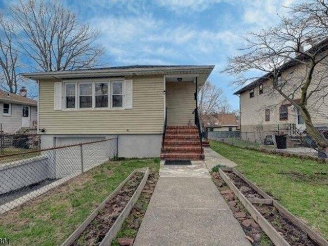 3 bedroom, Clifton NJ 07013 LS102028539