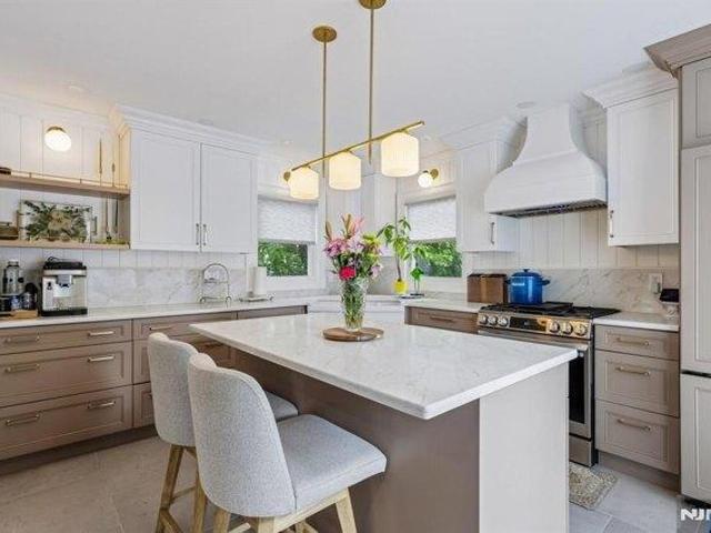 3 bedroom, Clifton NJ 07014 104835091