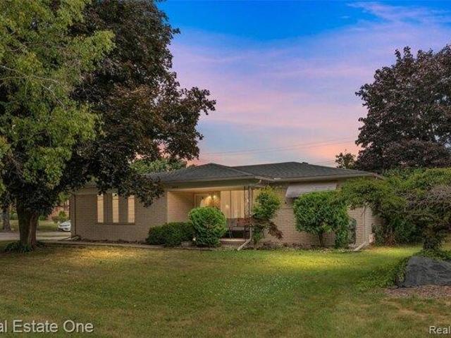 3 bedroom, Clinton Township MI 48036 93465924