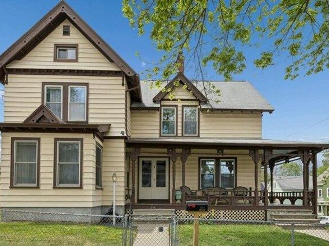 3 bedroom, Clinton MA 01510 102409344