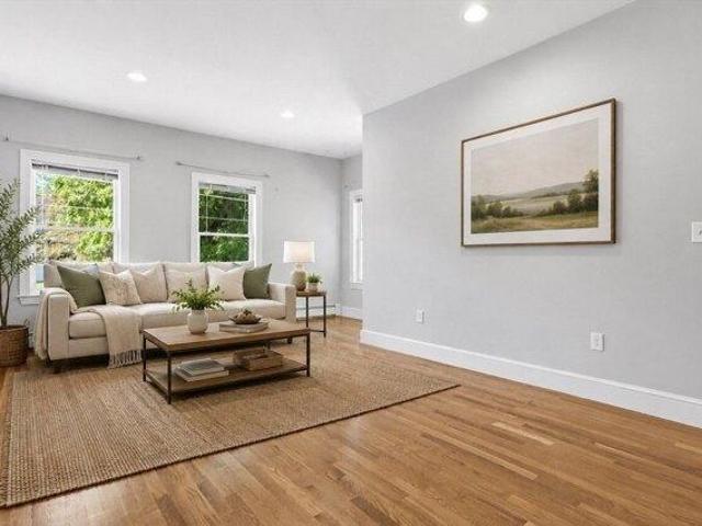 3 bedroom, Clinton MA 01510 104762270