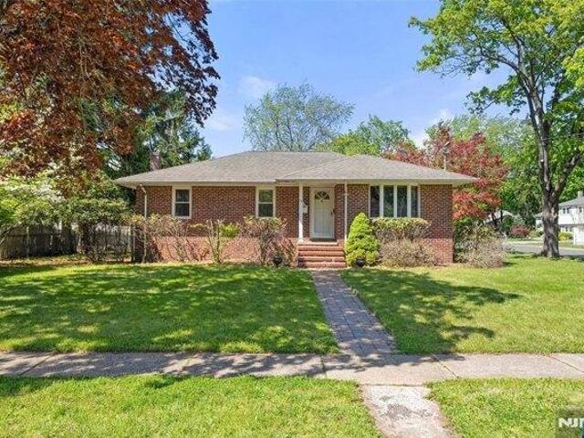 3 bedroom, Closter NJ 07624 102258822