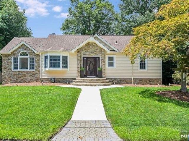 3 bedroom, Closter NJ 07624 104608493