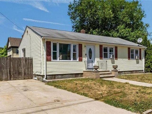 3 bedroom, Cranston RI 02905 105155951