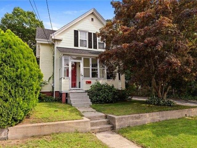 3 bedroom, Cranston RI 02910 105155970