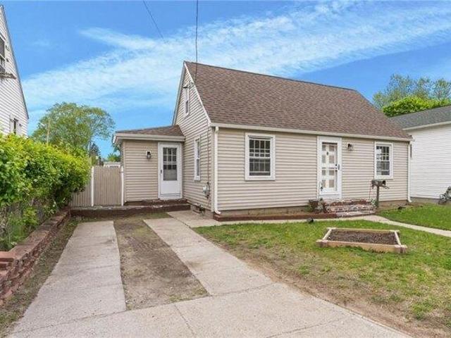 3 bedroom, Cranston RI 02910 102669376