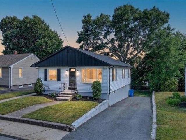 3 bedroom, Cranston RI 02920 104567440