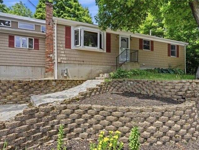 3 bedroom, Cranston RI 02920 104608347