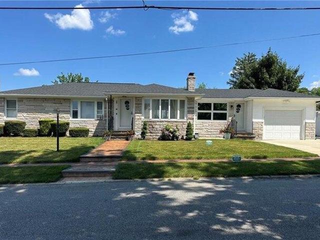 3 bedroom, Cranston RI 02920 104831887