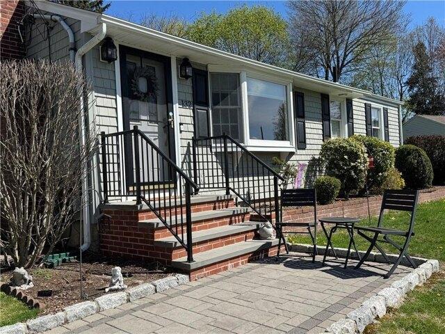 3 bedroom, Cranston RI 02920 102668988