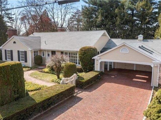 3 bedroom, Cranston RI 02920 102860883