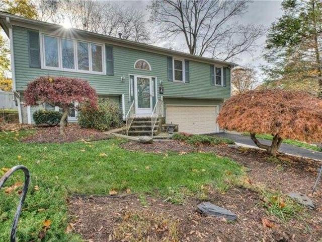 3 bedroom, Cranston RI 02920 103069635