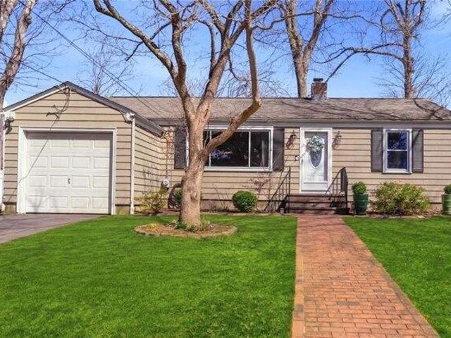 3 bedroom, Cranston RI 02920 LS101657075