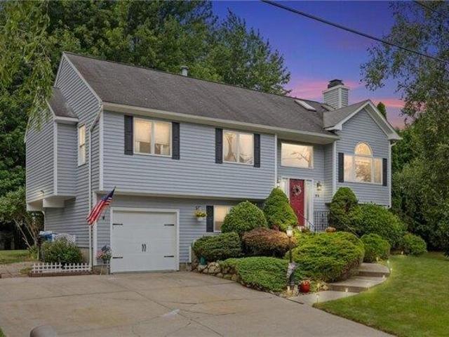 3 bedroom, Cranston RI 02921 104791552