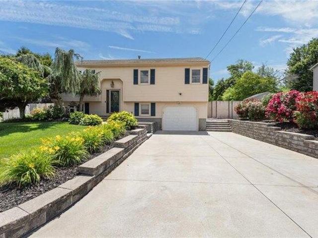 3 bedroom, Cranston RI 02921 104791747