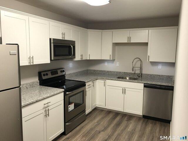 3 bedroom, Cromwell CT 06416 102723765