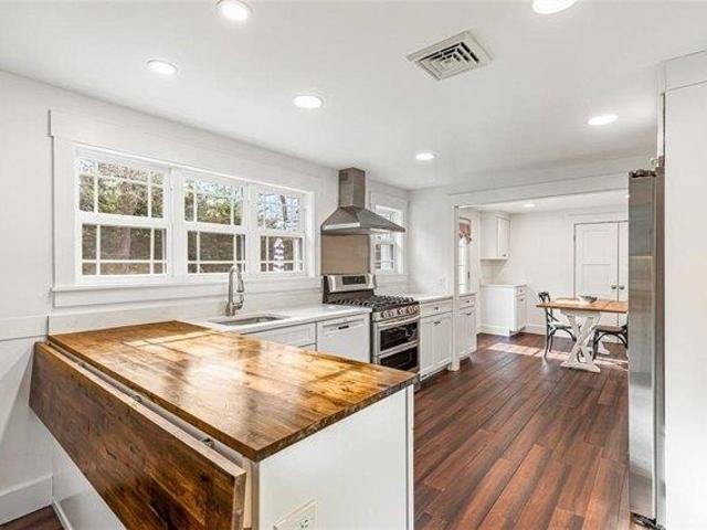 3 bedroom, Cumberland RI 02864 102062802