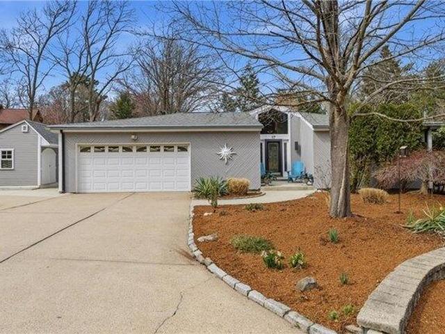 3 bedroom, Cumberland RI 02864 102157953