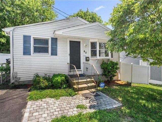 3 bedroom, Cumberland RI 02864 104869475