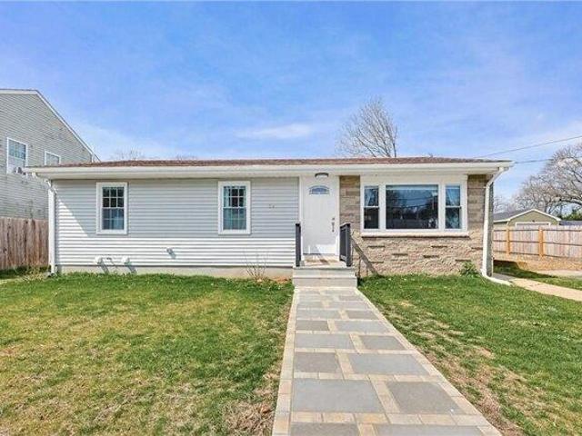 3 bedroom, Cumberland RI 02864 LS102779519
