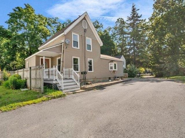 3 bedroom, Amesbury MA 01913 104849920