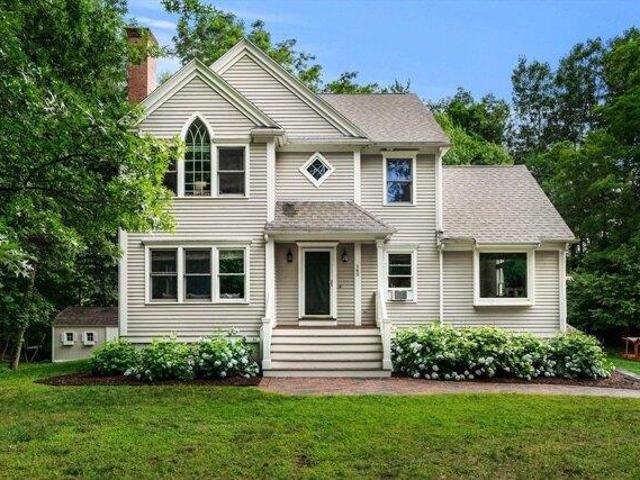 3 bedroom, Amesbury MA 01913 105061240