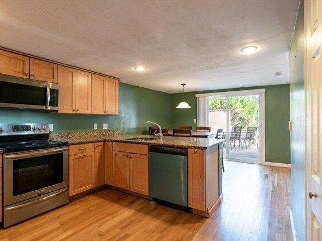 3 bedroom, Amesbury MA 01913 105093837