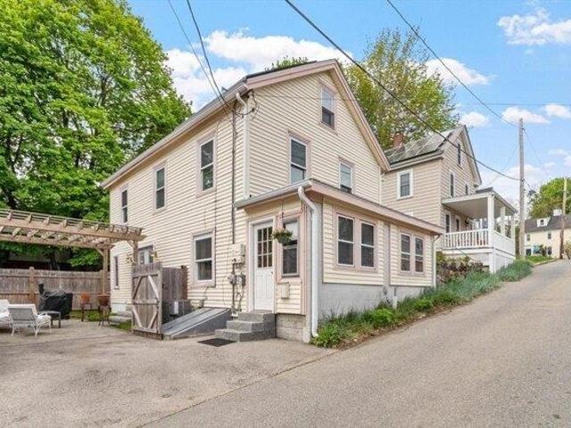 3 bedroom, Amesbury MA 01913 102446266