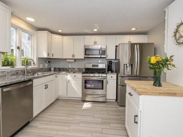 3 bedroom, Amesbury MA 01913 102708396