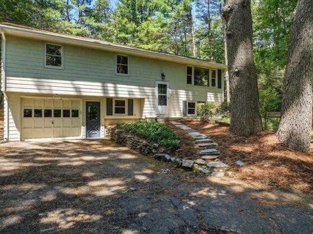 3 bedroom, Amherst MA 01002 105060502