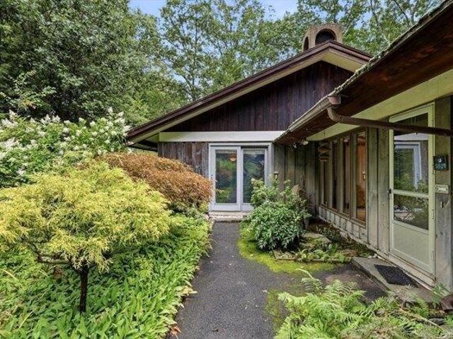 3 bedroom, Amherst MA 01002 105061660