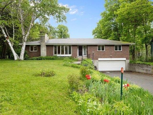 3 bedroom, Amherst MA 01002 LS102594665