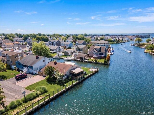 3 bedroom, Amityville NY 11701 103623007