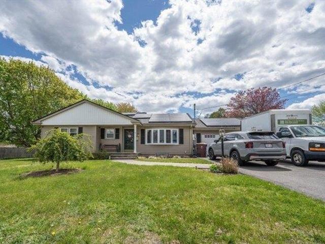3 bedroom, Acushnet MA 02743 105108389