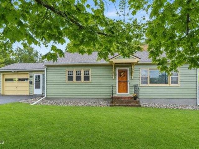 3 bedroom, Adams MA 01220 102373124