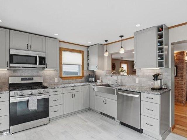 3 bedroom, Adams MA 01220 103807773