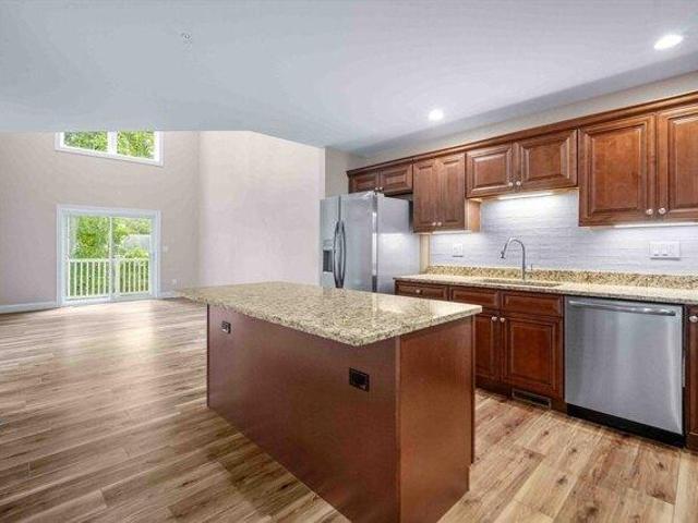 3 bedroom, Agawam MA 01001 LS101897877