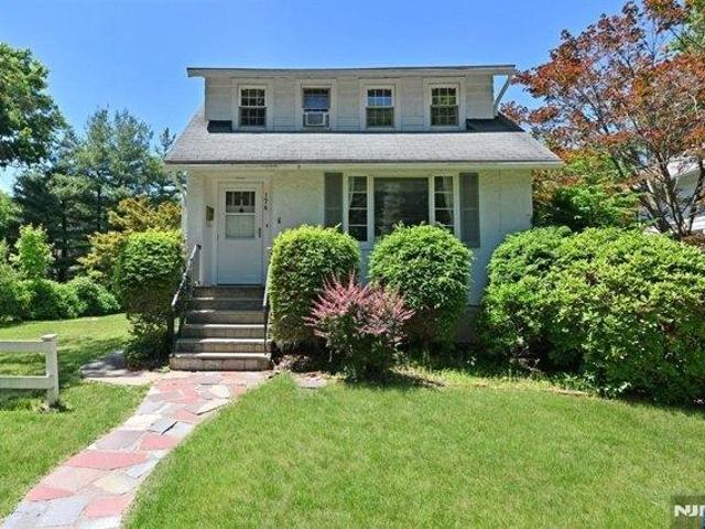 3 bedroom, Allendale NJ 07401 104233709