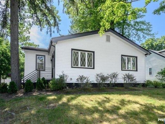 3 bedroom, Allendale NJ 07401 104836133