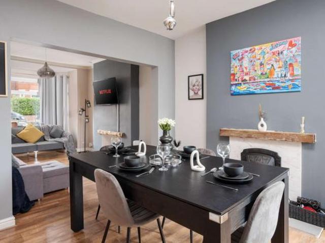 3 Bedroom Apartment Manchester Manchester 87241525