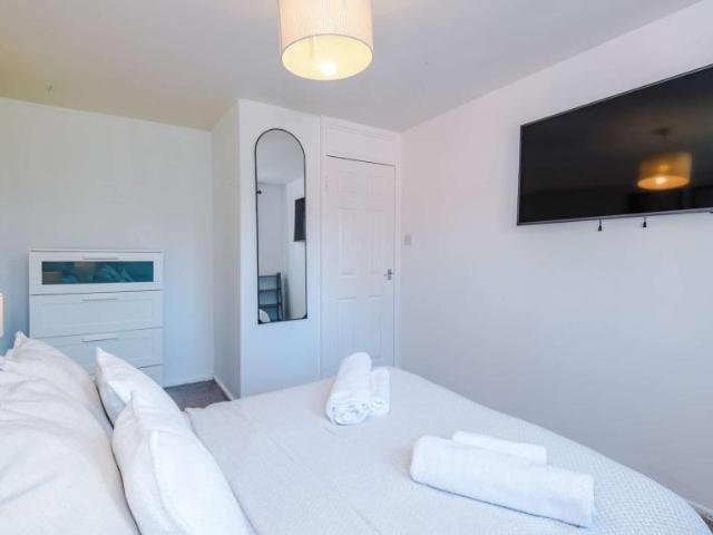 3 Bedroom Apartment Manchester Manchester 101794443