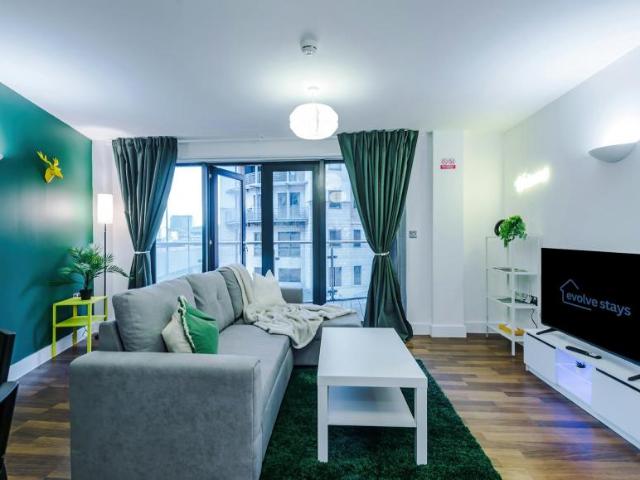 3 Bedroom Apartment Manchester Manchester LS89446606