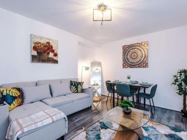 3 Bedroom Apartment Manchester Manchester LS99912037