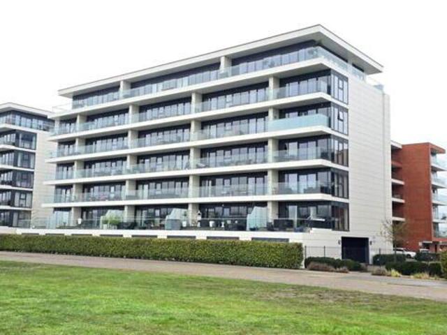 3 Bedroom Apartment Newbury West Berkshire LS99952323