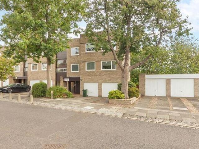 3 Bedroom Apartment Newcastle Tyne Y Wear LS100649316