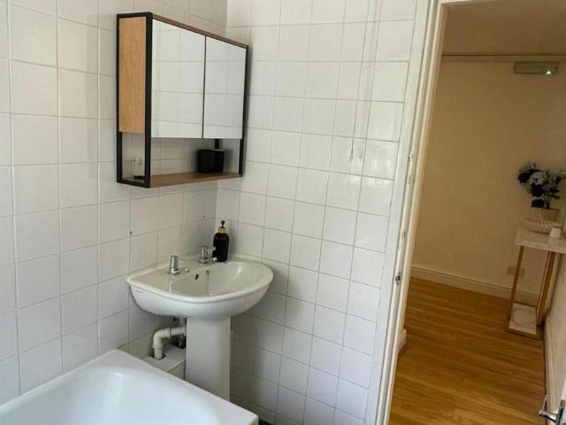 3 Bedroom Apartment Nottingham Nottingham 93652786