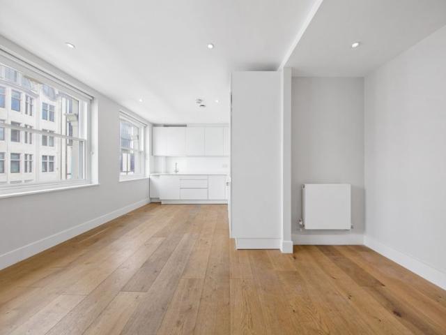 3 Bedroom Apartment, Oxford Street, Fitzrovia, W1D