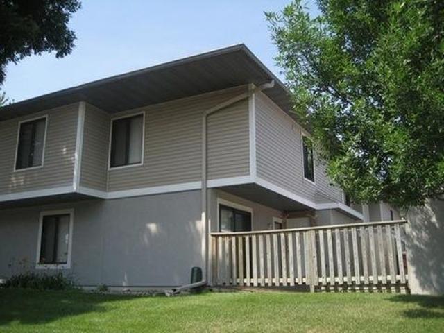 3 Bedroom Apartment at 1100 Wagon Wheel Rd in, Hopkins, MN