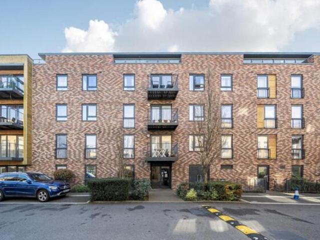 3 Bedroom Apartment Barnet Greater London LS100917692
